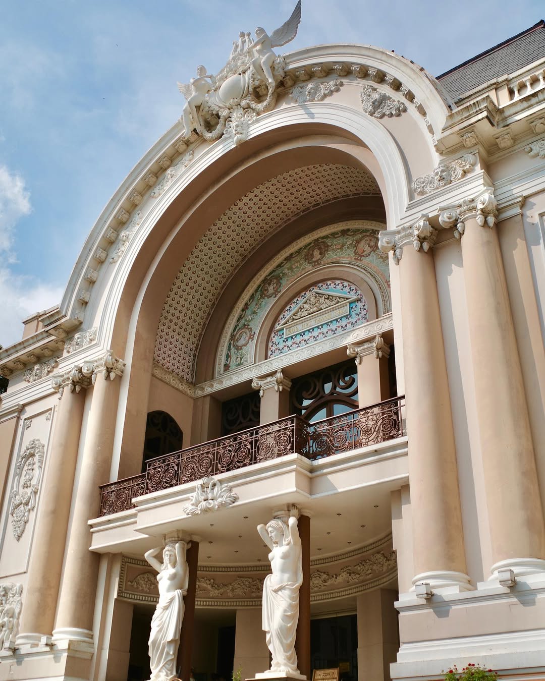 Saigon opera house in Ho Chi Minh - FoodParadise.Network - Exploring ...